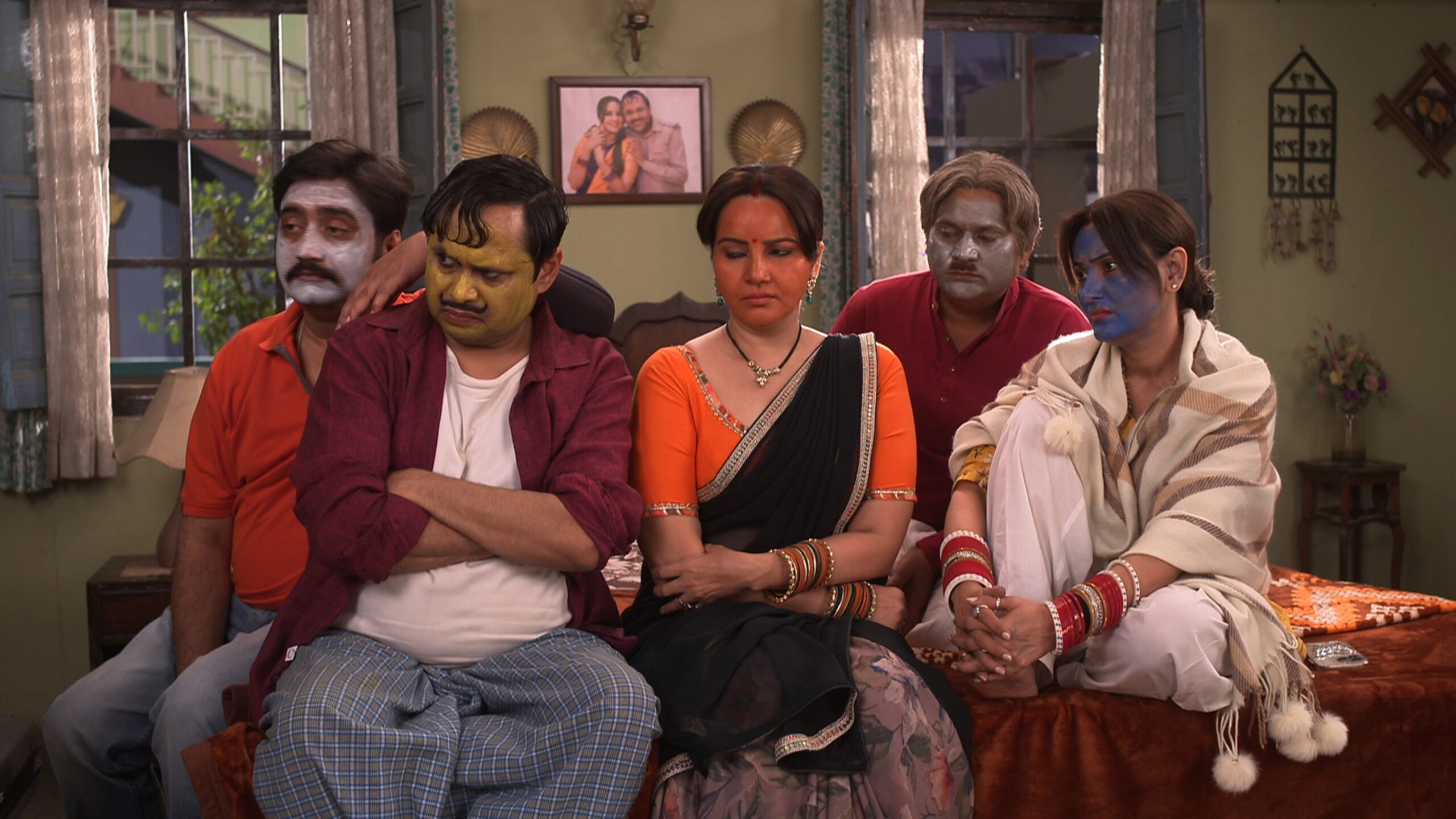 Udenge Holi ke rang, &TV ke sang! - Nirmal Metro Gujarati News